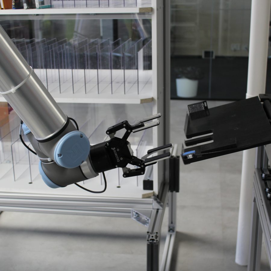 Oodin robotit auttavat työn tekemisessä - Oodi